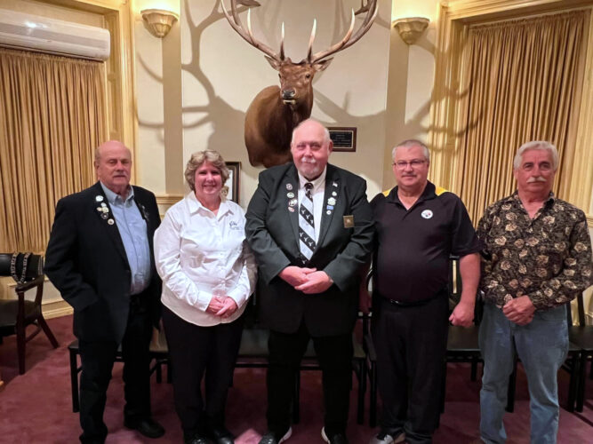 Elks donate to Home Service Program | News, Sports, Jobs - The Express